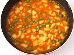 Dry Aloo Matar Recipe - Spicy Indian Aloo and Mutter Sabzi with Tomato