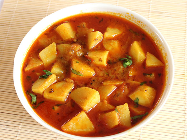 Batata Nu Shaak - Recipe of Gujarati Style Potato Sabzi with Gravy