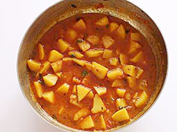 Batata Nu Shaak - Recipe of Gujarati Style Potato Sabzi with Gravy