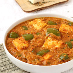 Malai Paneer Recipe - Shallow Fried Paneer in Fresh Cream Gravy