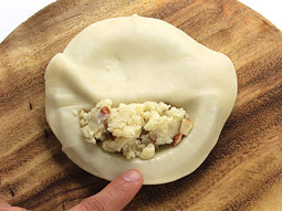 Gujiya Recipe - How to Make Mawa Gujiya - Karanji, Ghughra