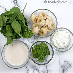 Mint Green Smoothie - with Spinach, Banana and Greek Yogurt