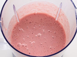 Strawberry Banana Smoothie with Yogurt - Low Fat Smoothie Recipe