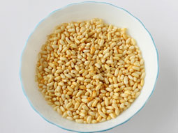 Bhel Puri Recipe - Famous Indian Bombay Chaat with Papdi and Puffed Rice