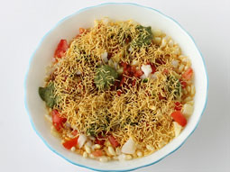 Bhel Puri Recipe - Famous Indian Bombay Chaat with Papdi and Puffed Rice