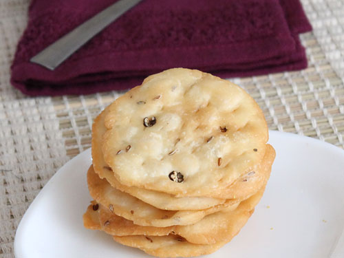 Farsi Puri Recipe - Crispy Deep Fried Traditional Gujarati Snack