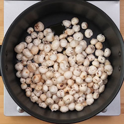 Makhana Recipe - Roasted Phool Makhana - Healthy Snack